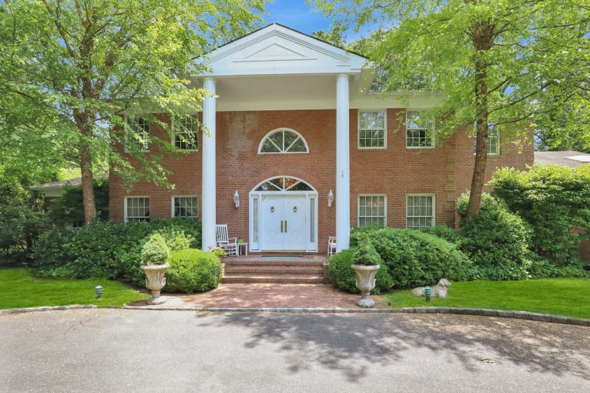 Meet The Parents House for Sale | Apartment Therapy