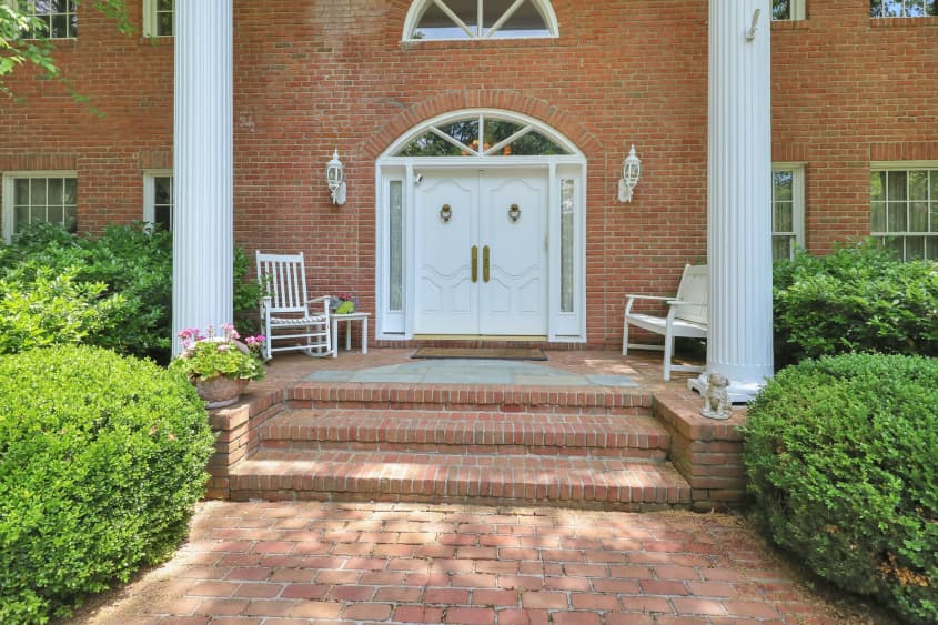 Meet The Parents House for Sale | Apartment Therapy