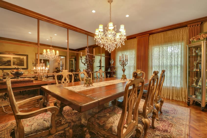 Meet The Parents House for Sale | Apartment Therapy