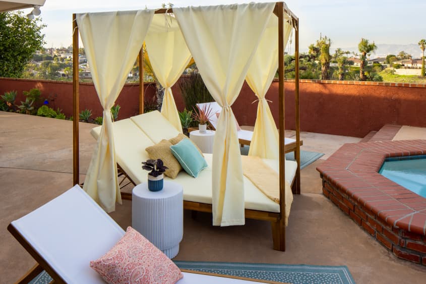 Issa Rae Just Became An Airbnb Host | Apartment Therapy