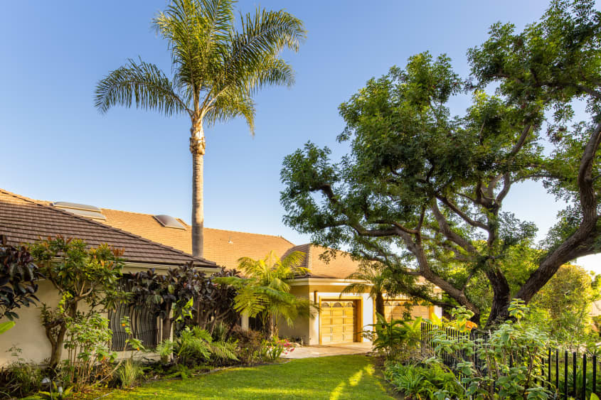 Issa Rae Just Became An Airbnb Host | Apartment Therapy
