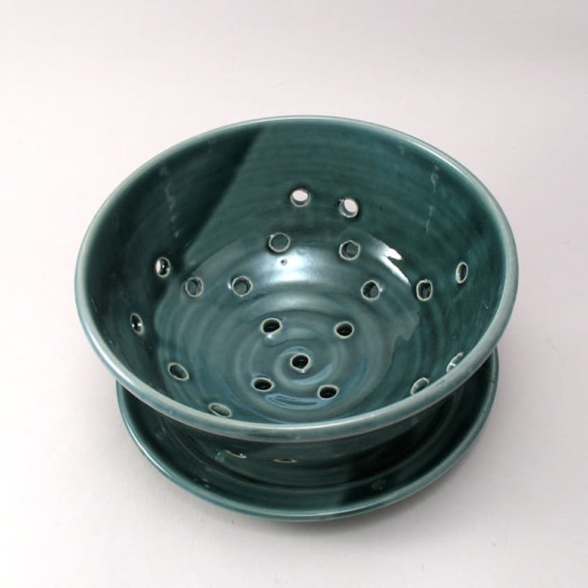 10 Stylish Colanders for Every Berry | The Kitchn