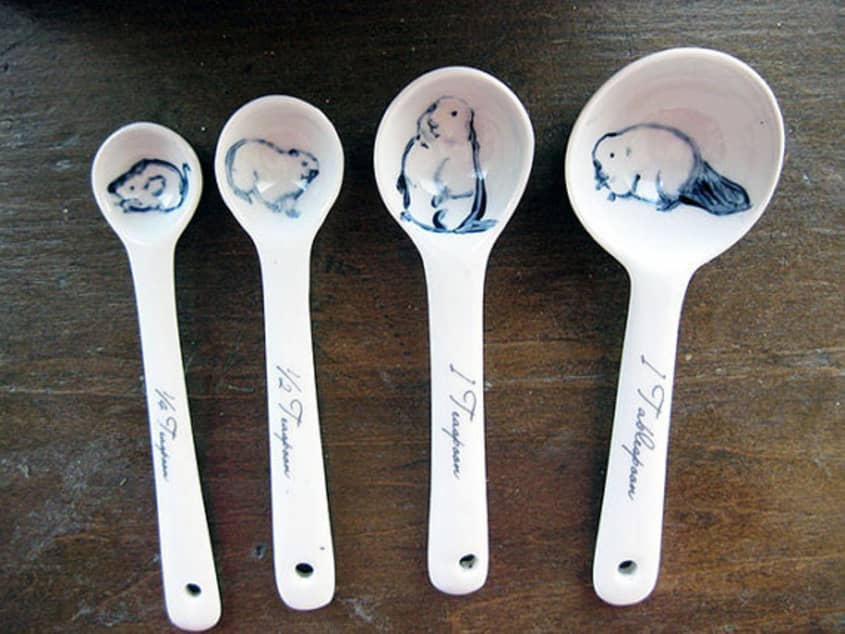 7 Doors Studio: Hand-Painted Ceramic Measuring Spoons & Cups | The Kitchn