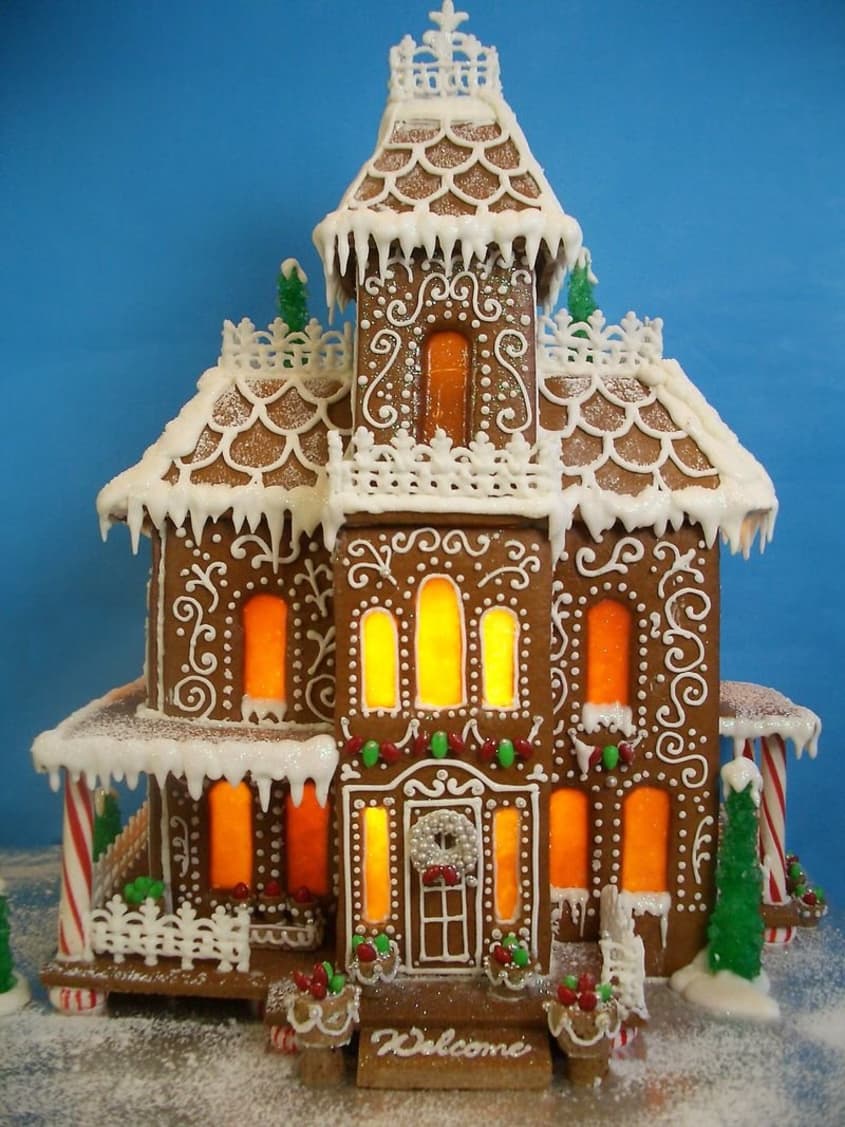 5 Gingerbread Houses That Will Totally Amaze You | The Kitchn