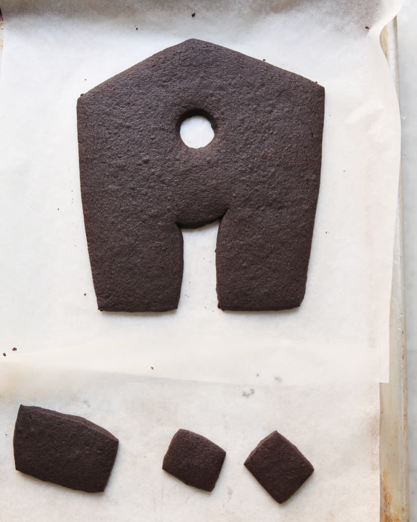 How To Make a Haunted Cookie House For Halloween | The Kitchn