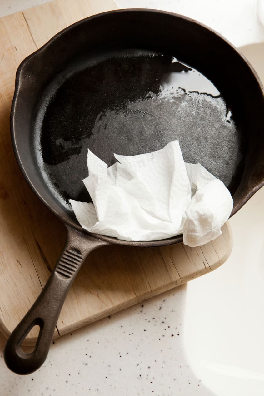 How To Restore a Rusty Cast Iron Skillet | Kitchn