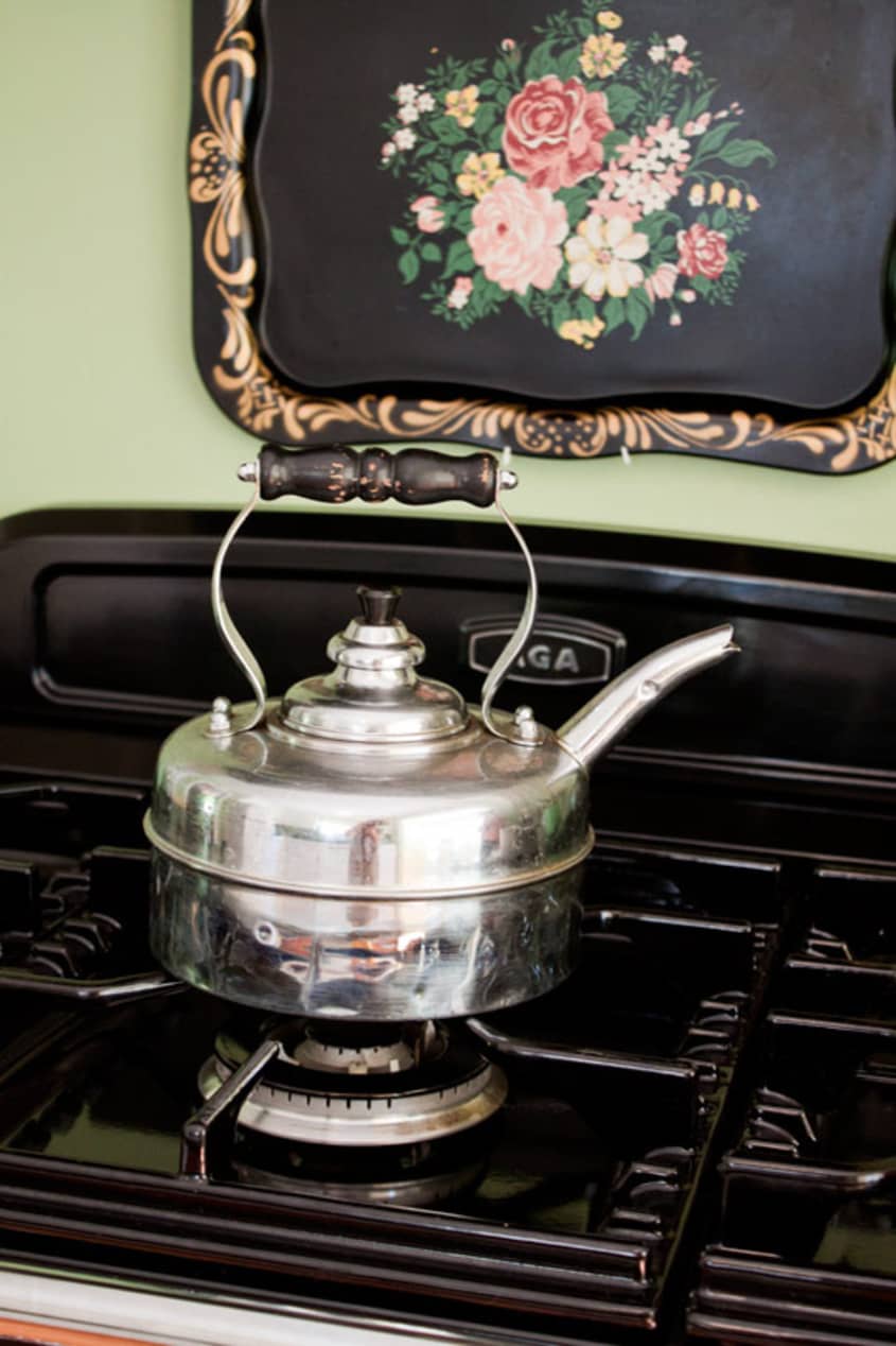 Rhiannon’s Jadeite Jewel of a Kitchen | The Kitchn