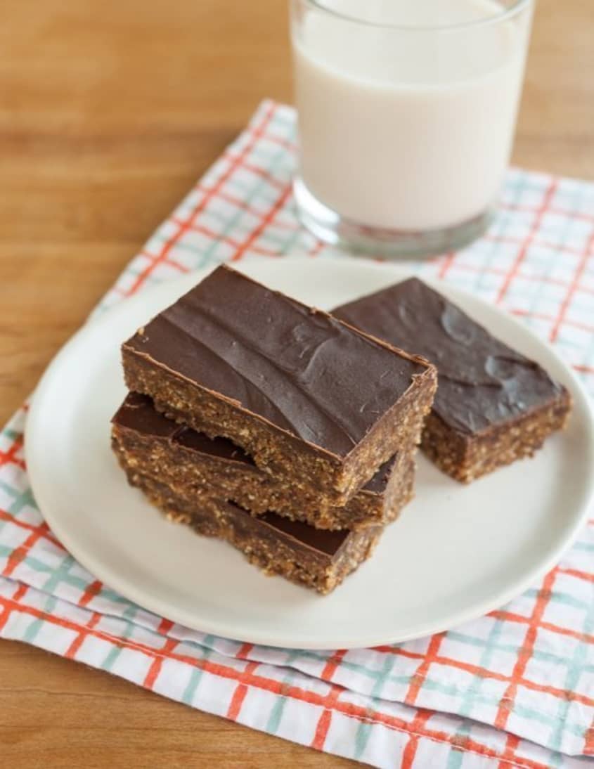 10 One-Handed Snacks for New Moms | The Kitchn