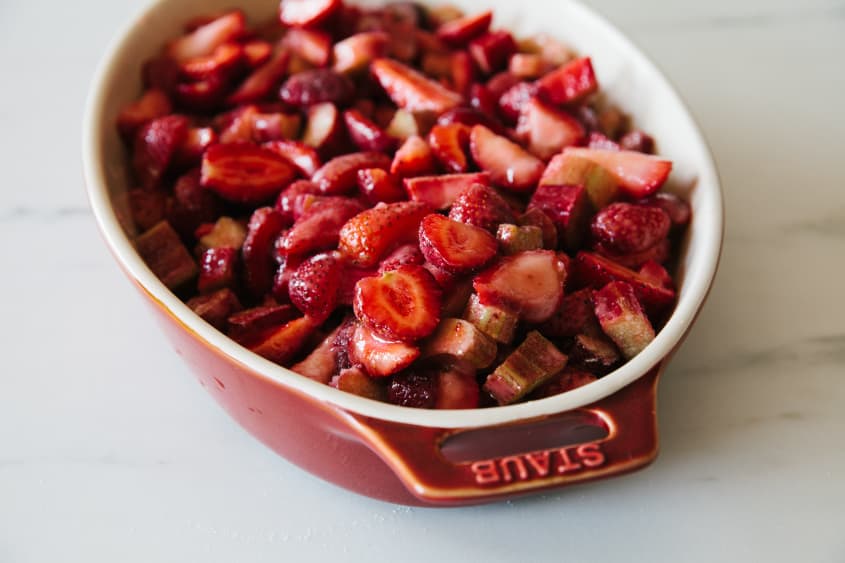 How to Make a Fruit Crumble with Any Kind of Fruit | Kitchn | Kitchn