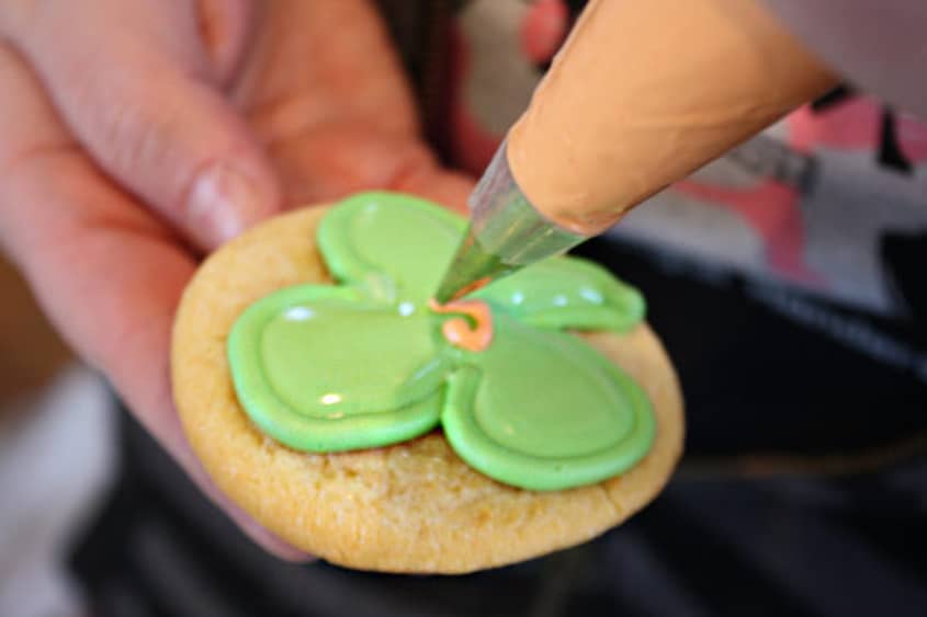 How To Work With Royal Icing | The Kitchn