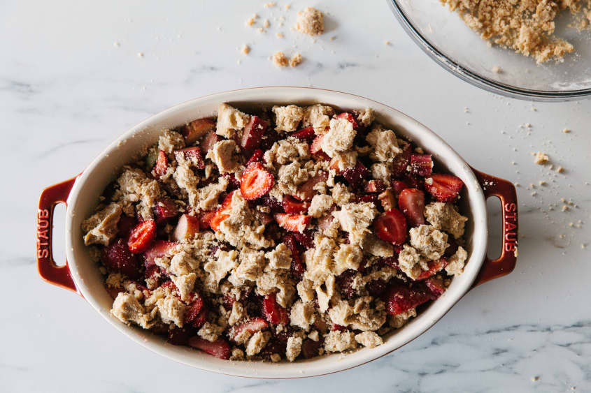 How to Make a Fruit Crumble with Any Kind of Fruit | Kitchn | Kitchn