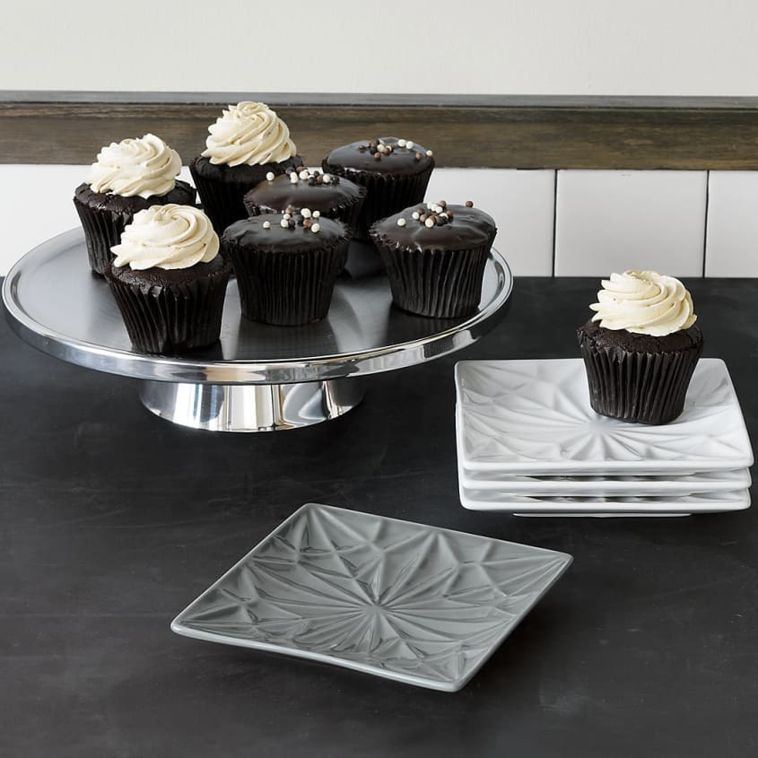 The 10 Essential Dinner Party Pieces to Put on Your Wedding Registry ...