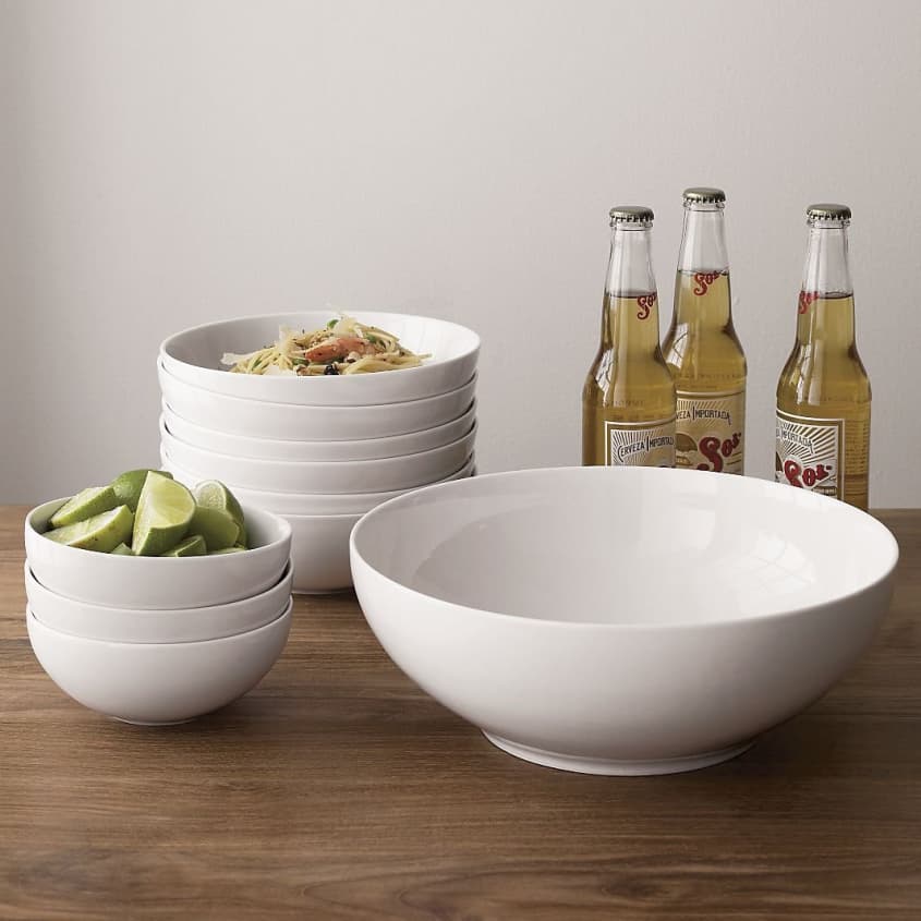 The 10 Essential Dinner Party Pieces to Put on Your Wedding Registry ...