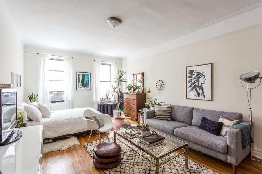 House Tour: A Smart, Stylish Studio Apartment | Apartment Therapy
