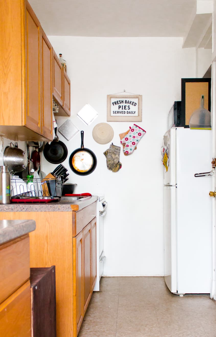 House Tour: A Cool 500 Square Foot Chicago Studio | Apartment Therapy