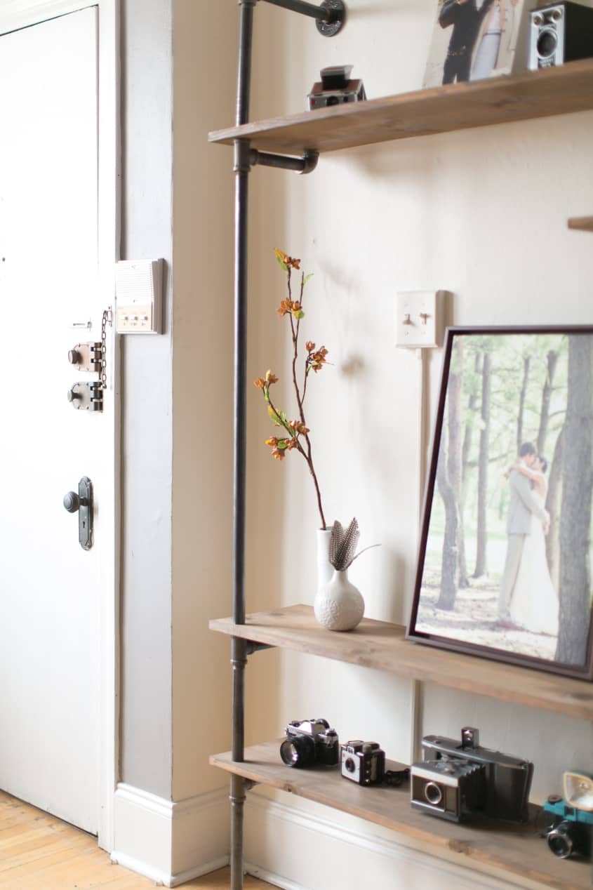 House Tour: A Down-to-Earth Chicago Live/Work Apartment | Apartment Therapy