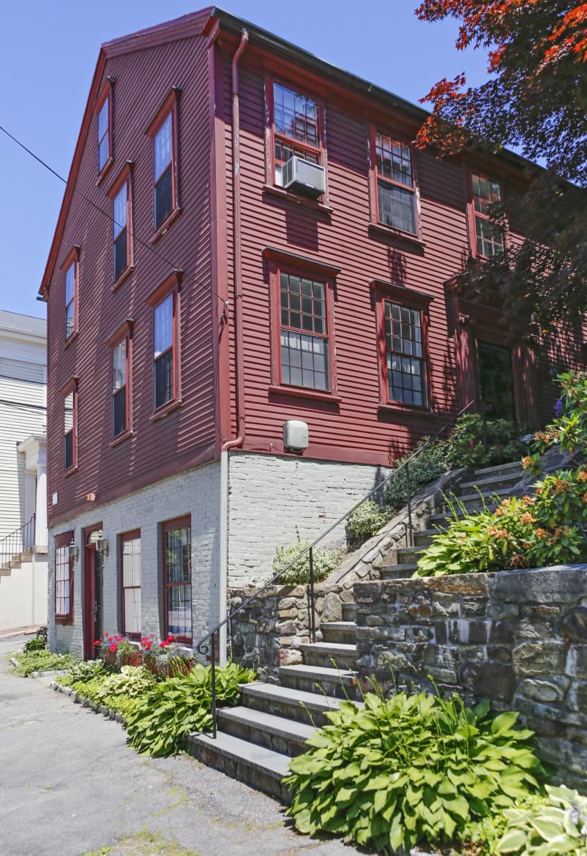 House Tour: A Light-Filled 1772 Colonial House | Apartment Therapy