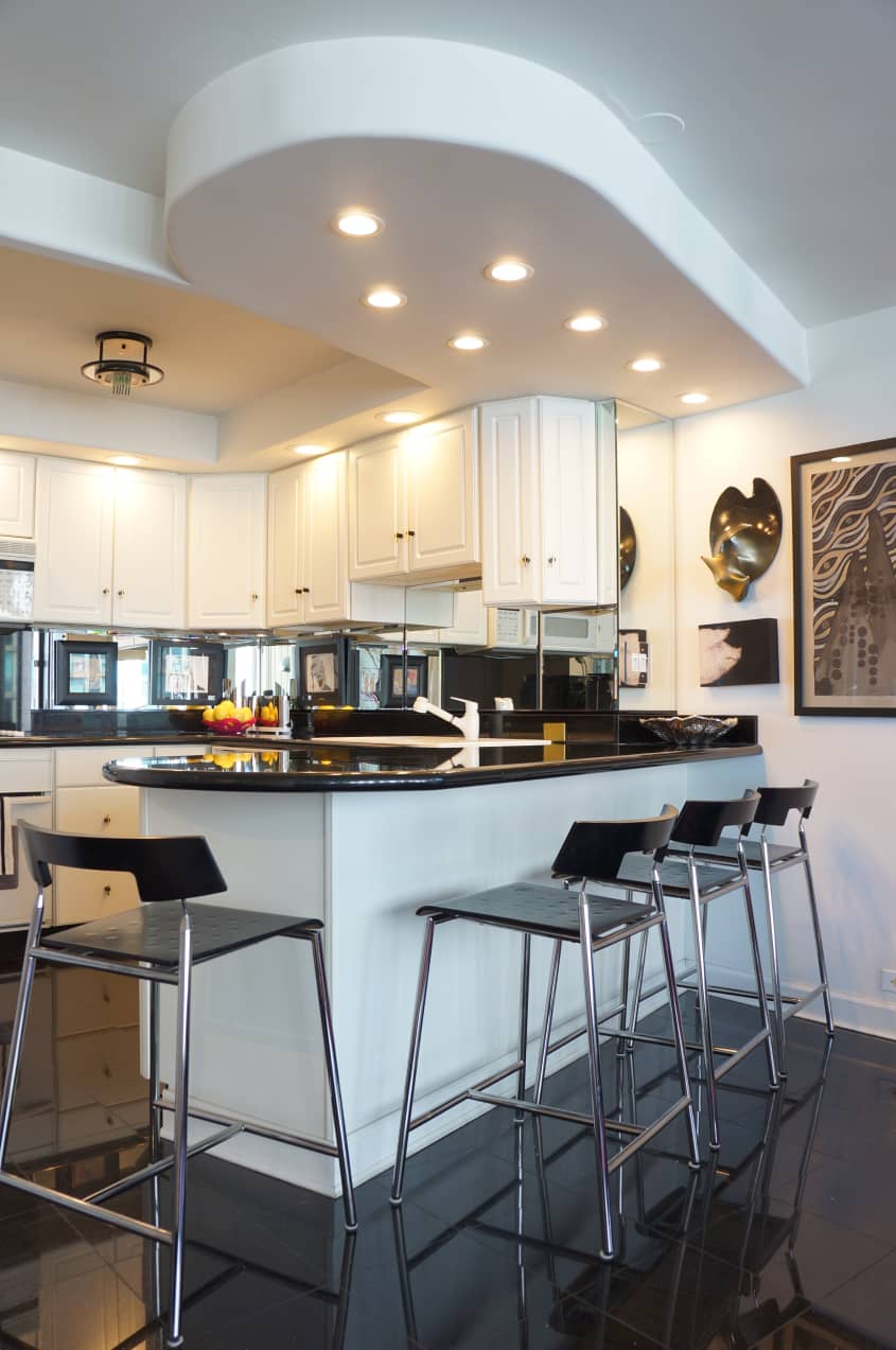 House Tour: A '90s Glam Downtown Chicago Loft | Apartment Therapy