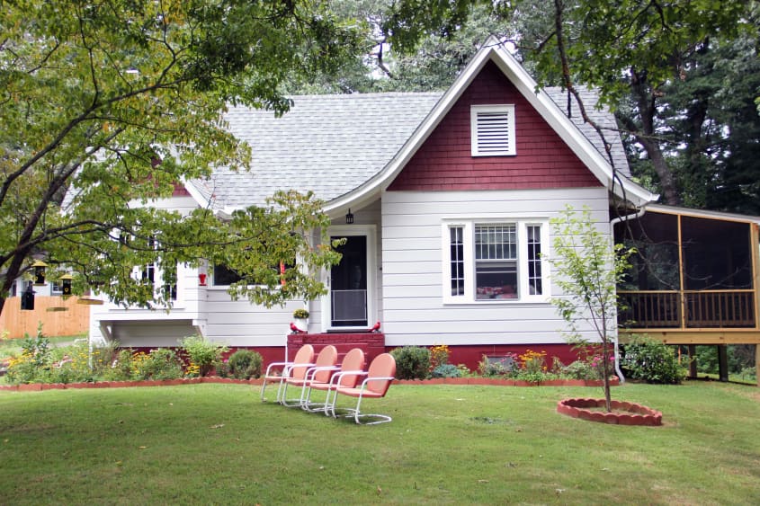 House Tour: An Eclectic Cottage in the Mountains | Apartment Therapy