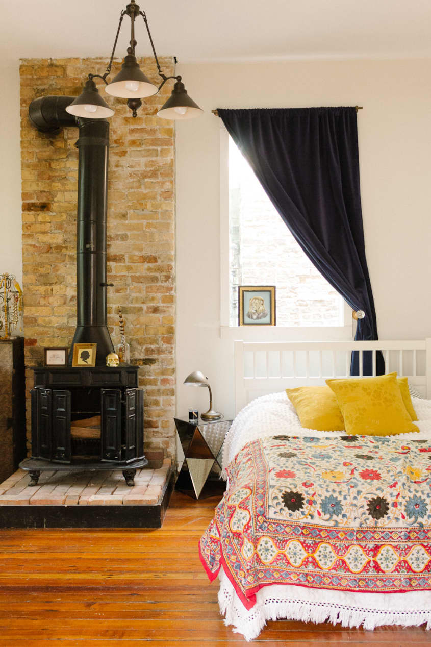 Pull It Off: Beds in Front of Windows | Apartment Therapy