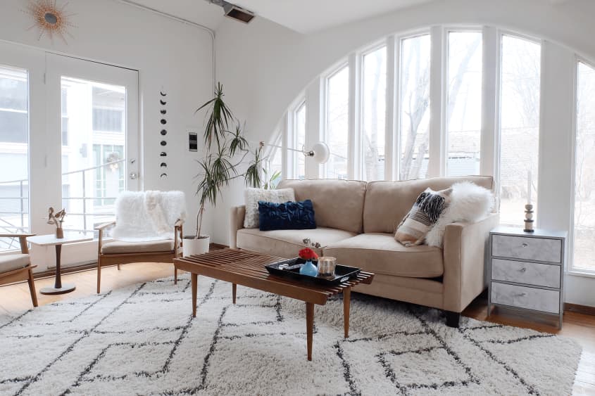 House Tour: A Chicago Rental Filled With Repurposed Items | Apartment ...