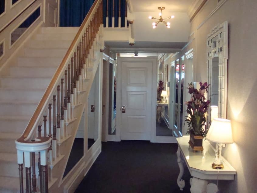 E’s Graceful Time Capsule | Apartment Therapy