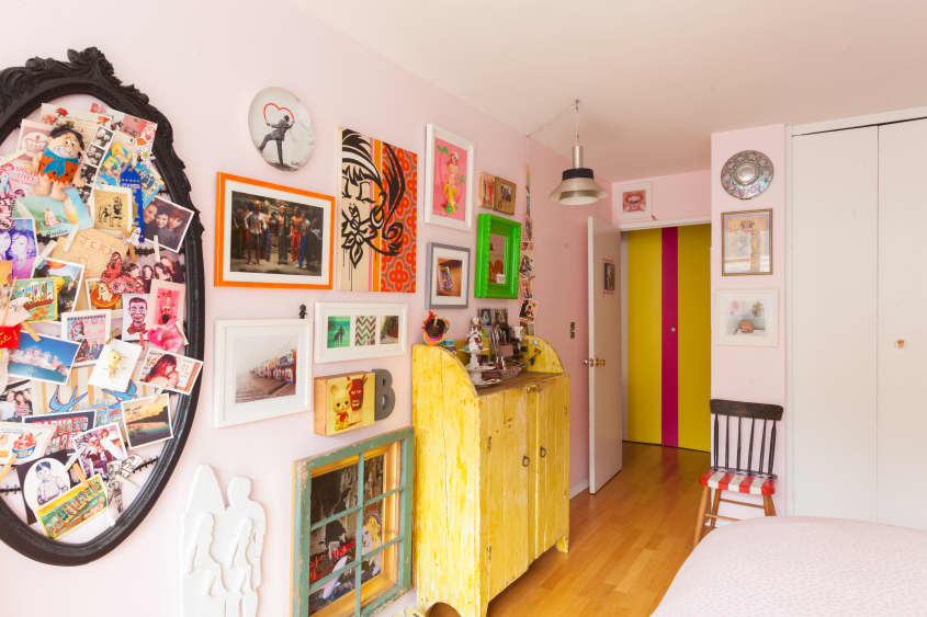 House Tour: A Pro Organizer's NYC Pop Culture Home | Apartment Therapy