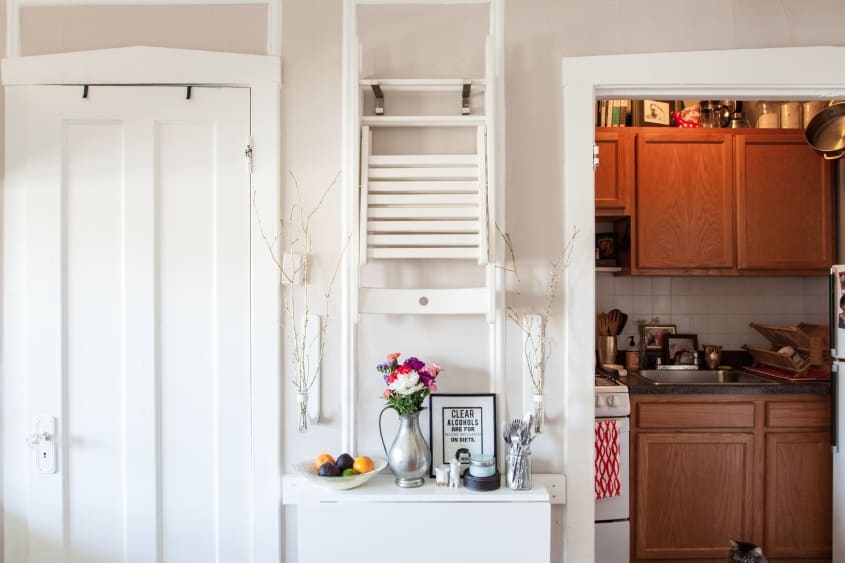 House Tour: A 325 Square Foot Chicago Studio Apartment | Apartment Therapy