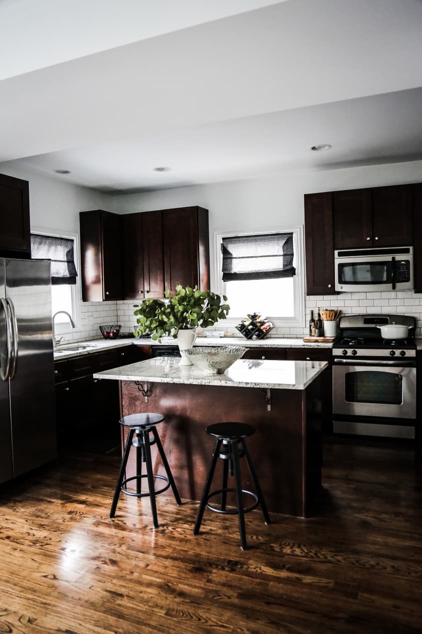 House Tour: A Cool, High-Contrast Chicago Home | Apartment Therapy