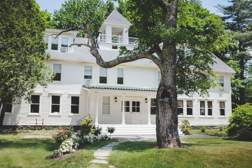 Hotel Tour: Dreamy, Rustic Modern Vintage Inn Style | Apartment Therapy