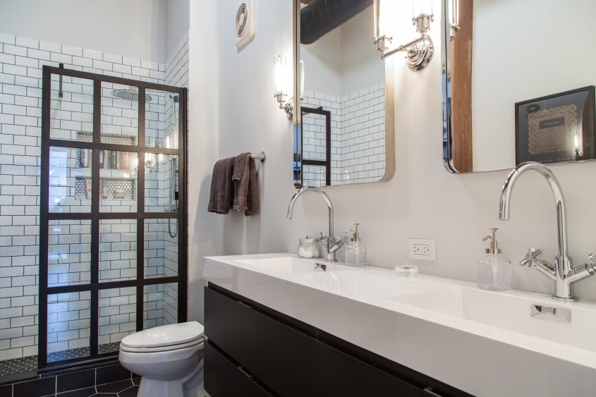 House Tour: A Remodeled Chicago Loft in a Former Factory | Apartment ...