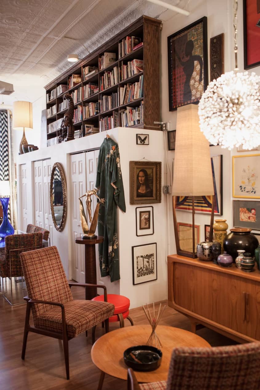 House Tour: A Couple Share a Colorful Chicago Studio | Apartment Therapy