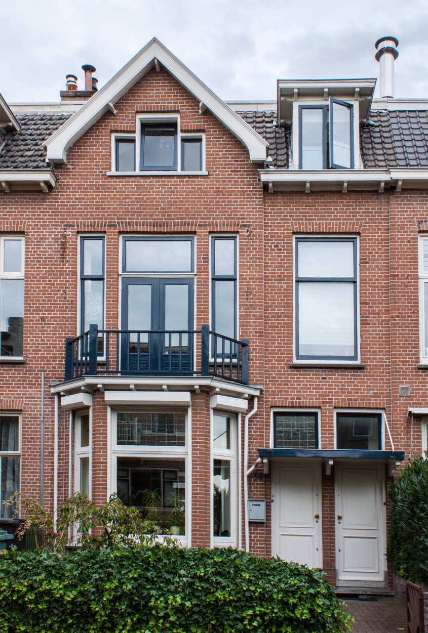 House Tour: A Cross-Stitch Artist's Lovely Dutch Home | Apartment Therapy