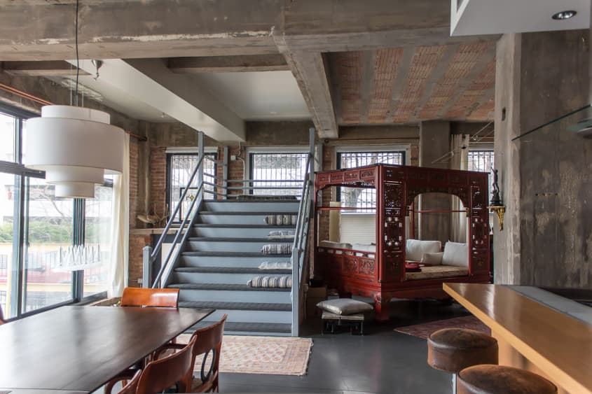 Anne & Leo’s Cozy Cosmopolitan Loft | Apartment Therapy