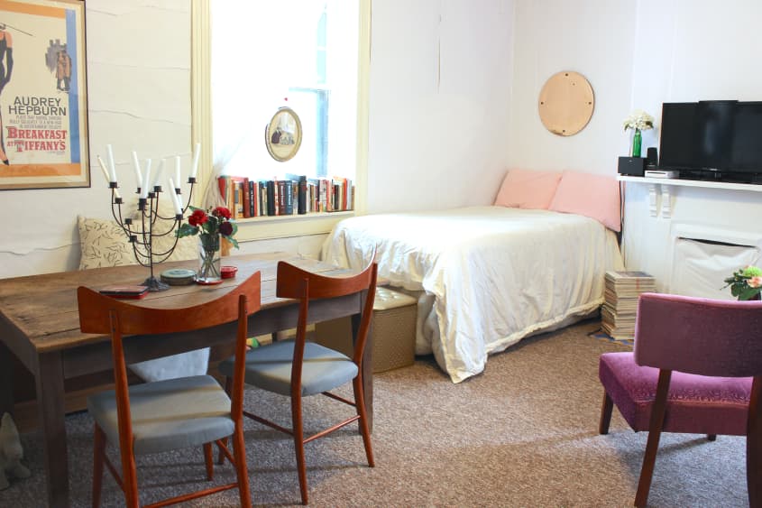 House Tour: A Tiny, Simple Louisville Studio Apartment | Apartment Therapy