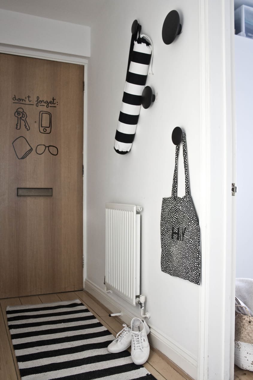 House Tour: A Minimal Scandi Italian Style London Flat | Apartment Therapy