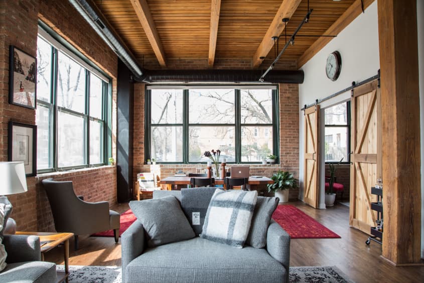 House Tour: A Remodeled Chicago Loft in a Former Factory | Apartment ...