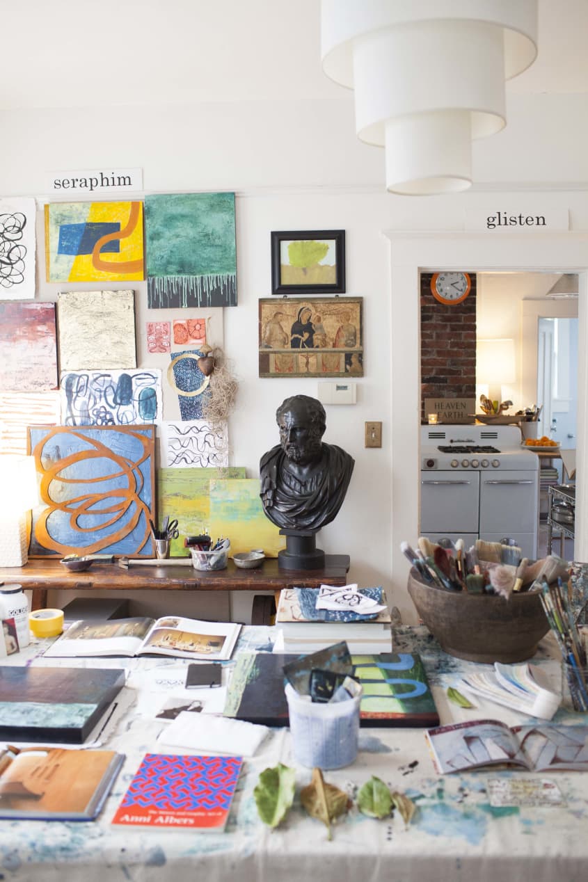 House Tour: An Artist's Soulful, Well-Lived Seattle Home | Apartment ...