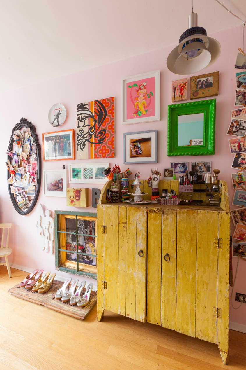 House Tour: A Pro Organizer's NYC Pop Culture Home | Apartment Therapy