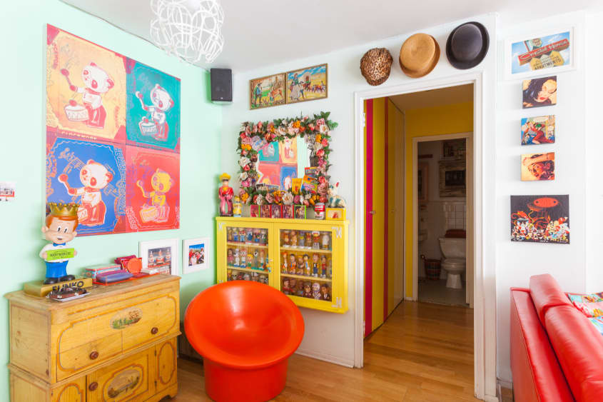 House Tour: A Pro Organizer's NYC Pop Culture Home | Apartment Therapy