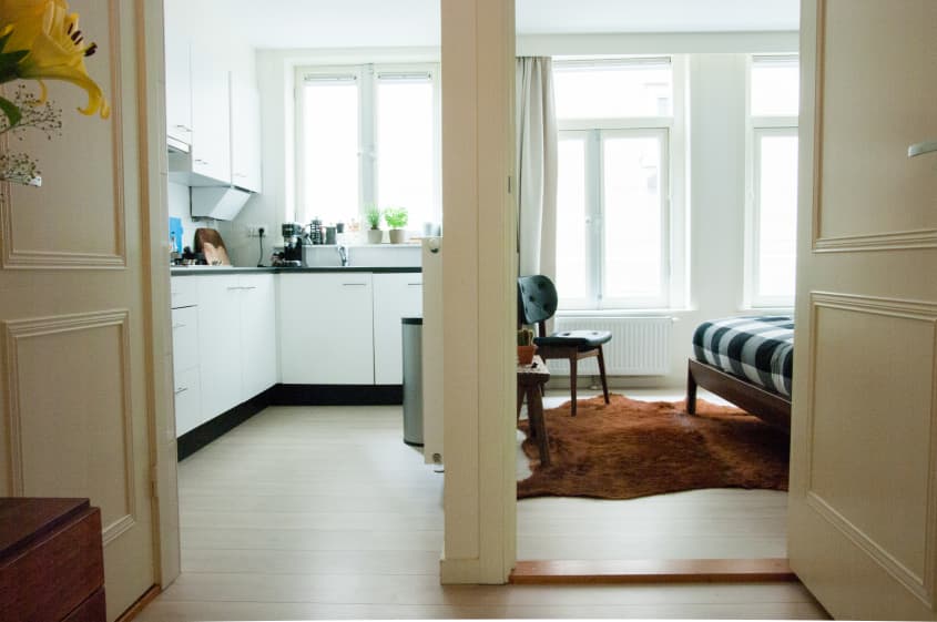 House Tour: A Mid-Century-Inspired Amsterdam Apartment | Apartment Therapy