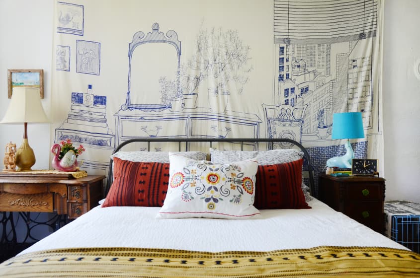 House Tour: A Kitschy, Comfy Chicago Apartment | Apartment Therapy