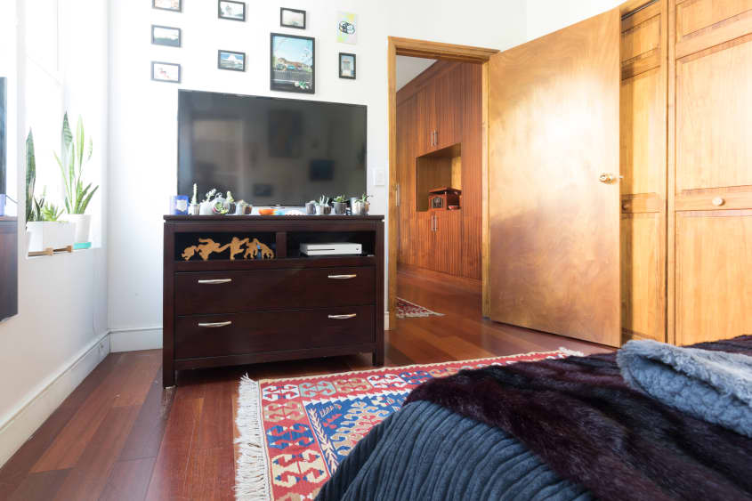 House Tour: A Small Shared Harlem Apartment | Apartment Therapy