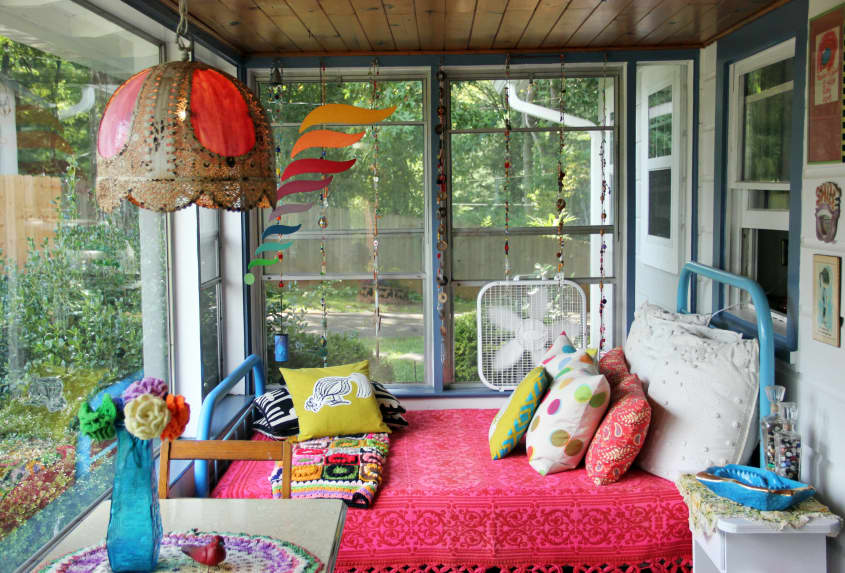 House Tour: An Eclectic Cottage in the Mountains | Apartment Therapy