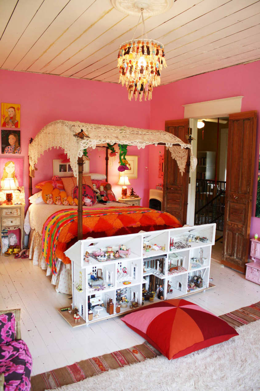 Elizabeth’s Colorful and Adventurous House | Apartment Therapy