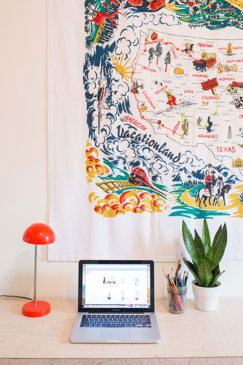 House Tour: A Graphic Designer's Colorful Providence Home | Apartment ...