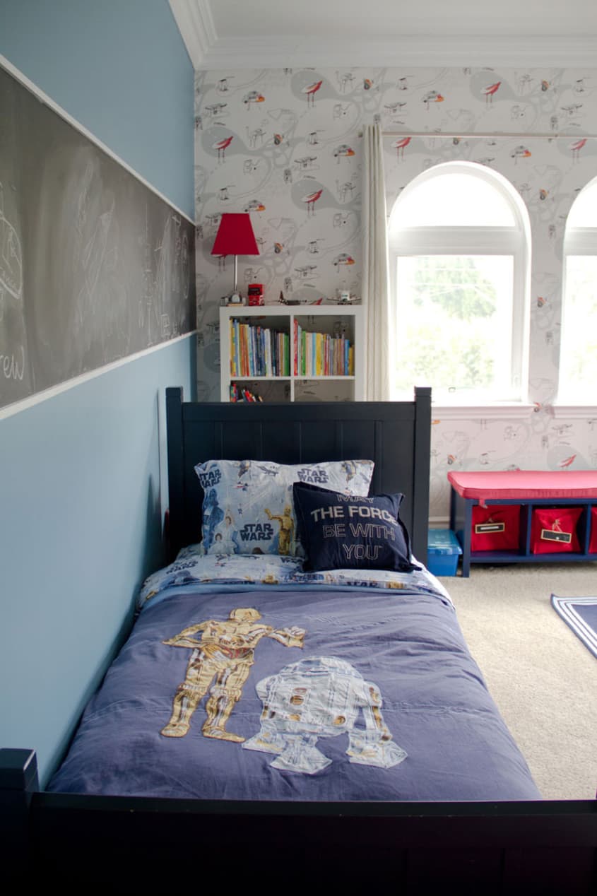 Cameron’s Contemporary Room with Graphic Wallpaper | Apartment Therapy