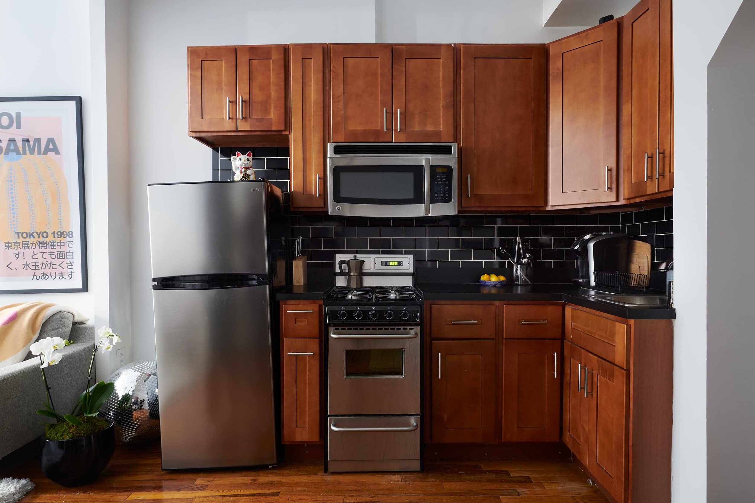 Small NYC Studio Apartment with Huge Backyard | Apartment Therapy