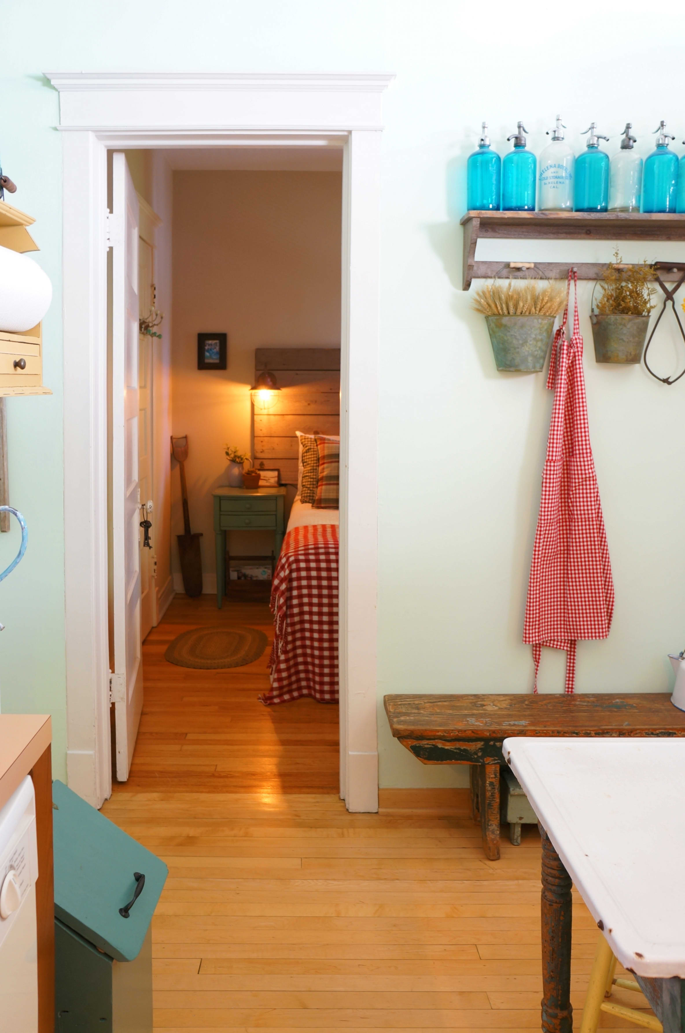 House Tour: Cozy Farmhouse Style, Evolved | Apartment Therapy