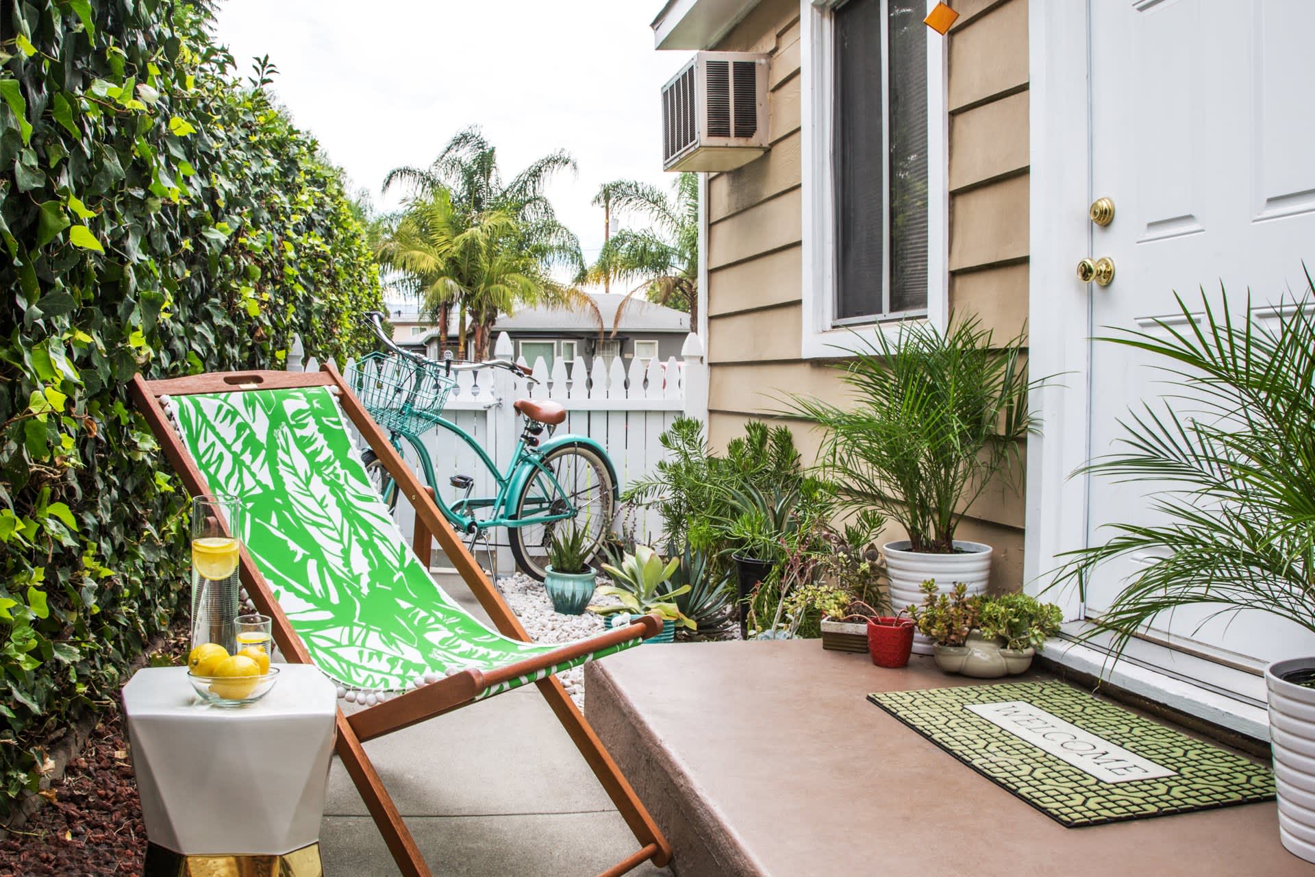 House Tour: Colorful Palm Beach Regency Style Home | Apartment Therapy